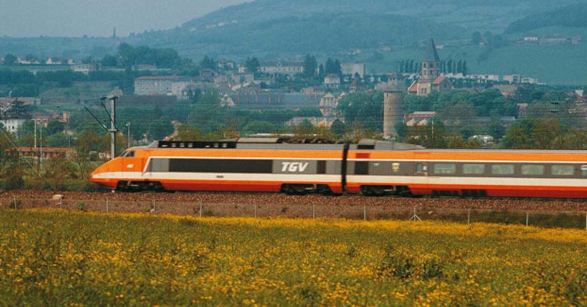 Air-Rail Display For More Sustainable Travel Options - Egencia India